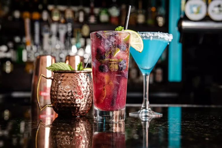 411 South Bar & Grill - Discover Fort Lauderdale Beach