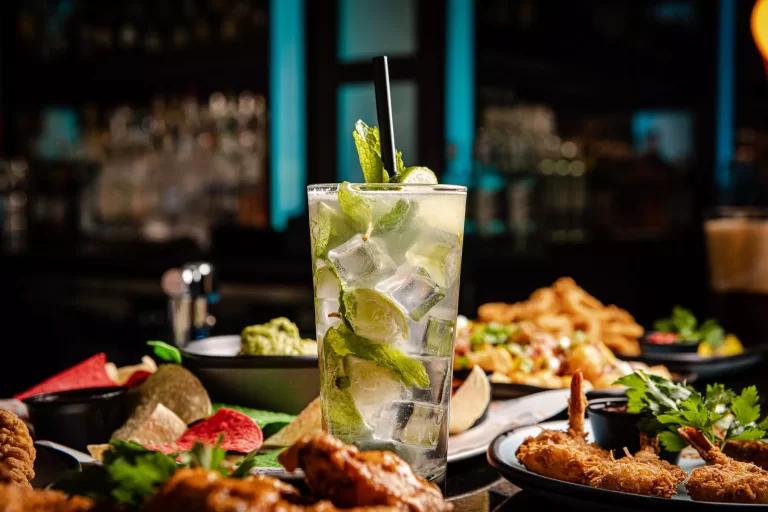 411 South Bar & Grill - Discover Fort Lauderdale Beach