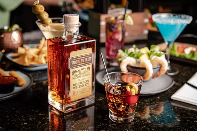 411 South Bar & Grill - Discover Fort Lauderdale Beach